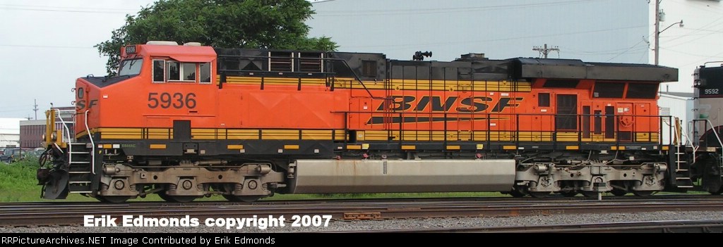 BNSF 5936